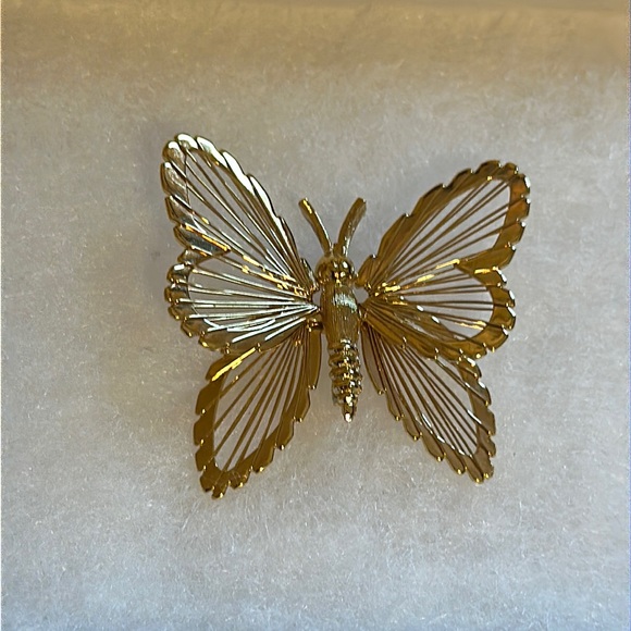 Monet | Jewelry | Vintage Monet Gold Tone Butterfly Brooch Pin | Poshmark